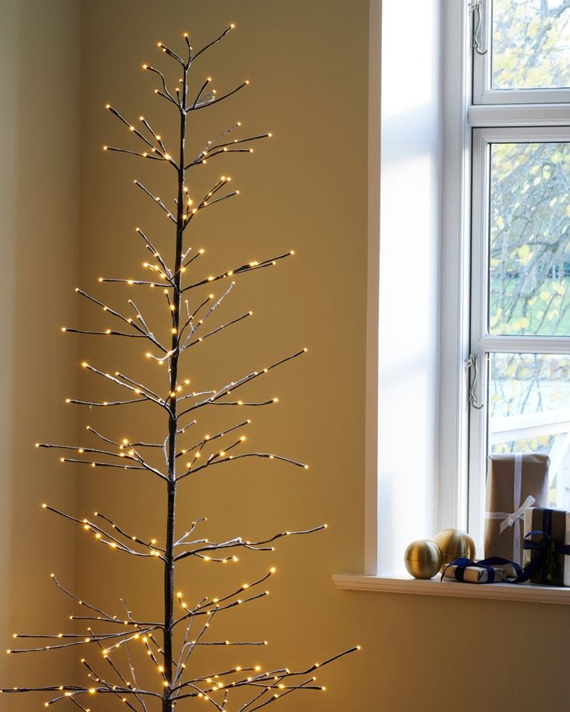 Isaac Træ, 1,6m, Brun/Snehvid - Køb de smukke Sirius LED lys online hos ...