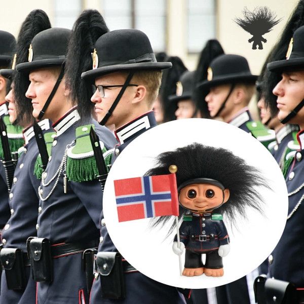 Lykketrold, Norsk Garder med flag || Køb dine Lykketrolde online her!