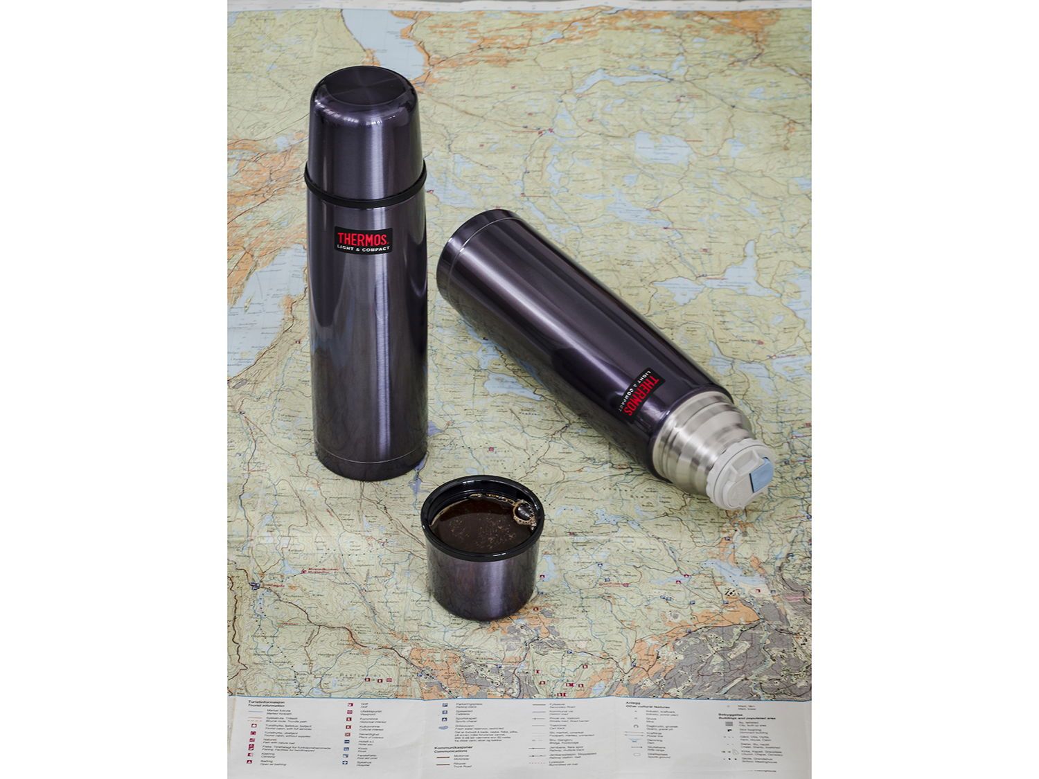 Thermos Termoflaske Light & Compact 0,75 liter Midnight Blue || Køb ...